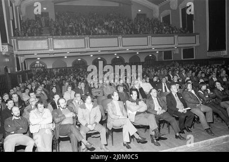 Workers from Round Oak Steelworks, Brierley Hill, West Midlands ...
