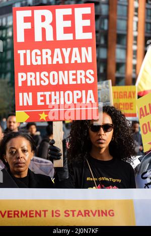 Trafalgar Square, Famine sign Stock Photo - Alamy