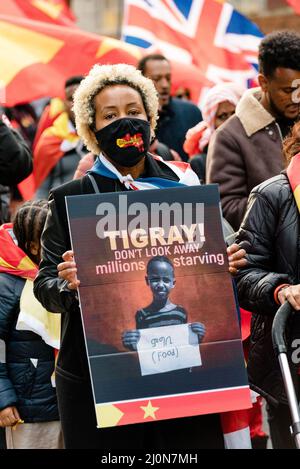 Trafalgar Square, Famine sign Stock Photo - Alamy