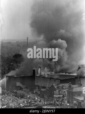 Fire at Gaskins and Plus One nightclub complex in Linthorpe Road ...