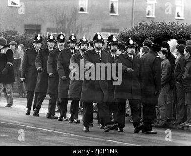 The National Miners Strike 1984 Police and Pickets at Easington ...