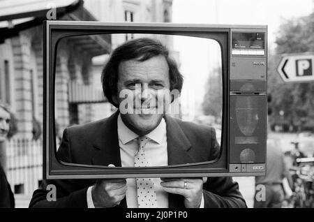 WOGAN IS TV PERSONALITY OF THE YEAR Stock Photo - Alamy