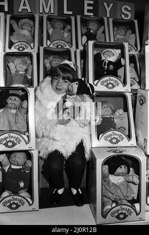 Cabbage Patch Dolls at Hamleys, top London toy store. Hundreds of ...