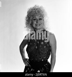 Actress Barbara Windsor. 17th November 1983 Stock Photo - Alamy