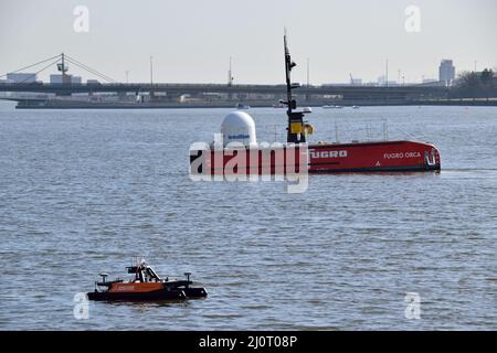 Fugro Orca Uncrewed Surface Vessel (USV) testing in the KGV Dock in ...