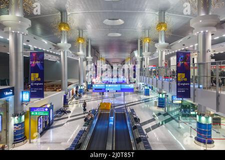Concourse at Dubai International airport, Terminal 1 Stock Photo - Alamy