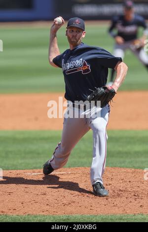 Atlanta Braves relief pitcher Michael Tonkin (51) works against the ...