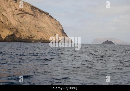 Montana Clara, Roque del Oeste and Alegranza in the background Stock ...