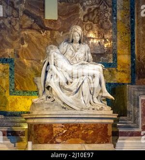 The Piety, sculpture of Michelangelo. St Peter's Basilica. Vatican City ...