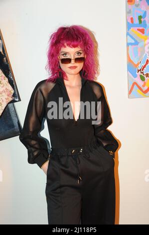 Model Cait Ryan in New York City, photos by Nadja Sayej Stock Photo - Alamy