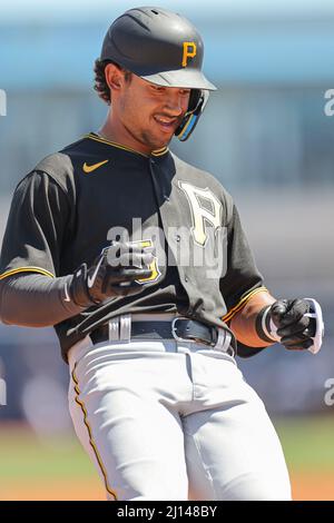 Pittsburgh Pirates second baseman Nick Gonzales (39) warms up before an ...