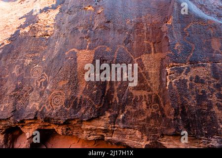 Ancestral Puebloan Native American rock art in Kane Creek Canyon near ...