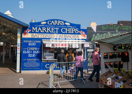 Chip stall on Great Yarmouth outdoor market Stock Photo - Alamy