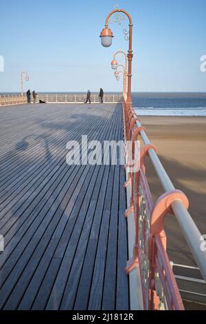 New Colwyn Bay Pier and beach, Colwyn Bay (Bae Colwyn), Conwy County ...