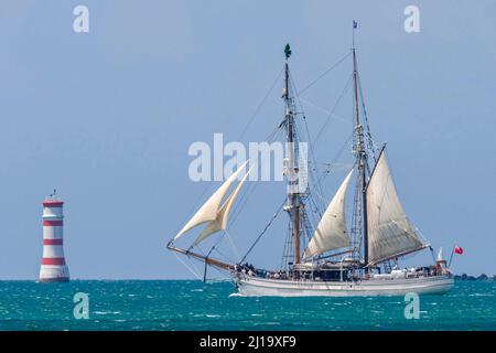The brigantine, Soren Larsen, that starred in the BBC television series ...