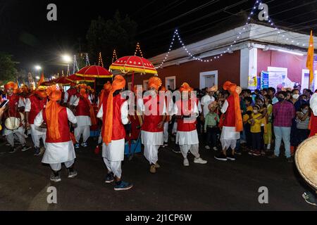 Shigmo parade passing through the crowded streets of Ponda, Goa Stock ...