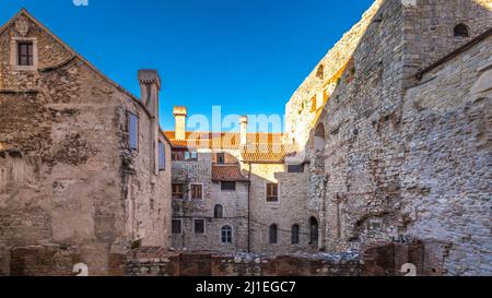 Architecture of buildings inside the Diocletian's Palace in historic ...