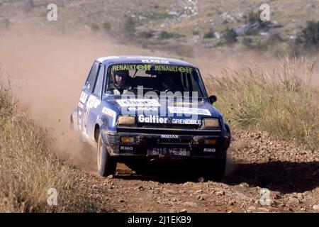 Bruno Saby (FRA) Daniel Le Saux (FRA) Renault 5 Alpine Gr2 Bozian ...