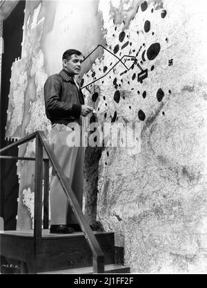 COMMAND DECISION (1948) CLARK GABLE SAM WOOD (DIR) 001 Stock Photo - Alamy