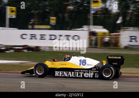 Eddie Cheever (USA) Renault RE 40 Stock Photo - Alamy