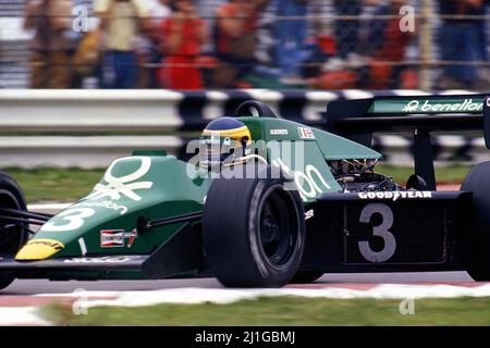 Michele Alboreto (ITA) Tyrrell 012 Ford Cosworth Stock Photo - Alamy