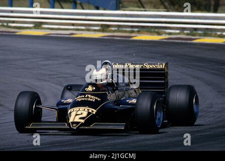 Nigel Mansell (GBR) Lotus 94T Renault Stock Photo - Alamy