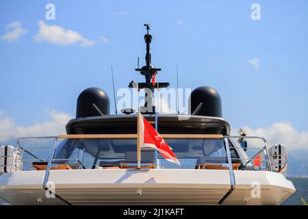 Ship radar, radars, antenna, boat, yacht Stock Photo - Alamy
