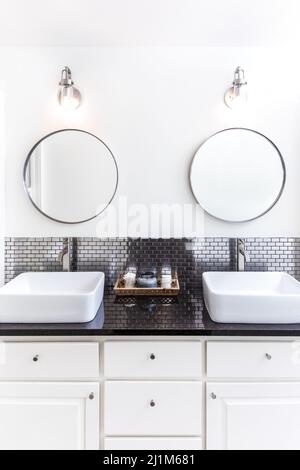 Residential interiors, bathroom, modern living Stock Photo - Alamy