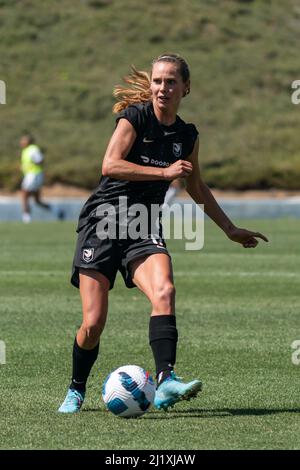 Dani Weatherholt (17 OL Reign) during the National Womens Soccer League ...