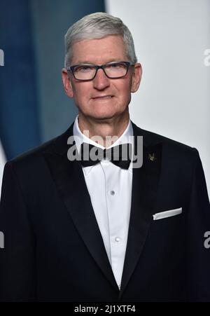 Tim Cook at the 2022 Vanity Fair Oscar Party hosted by editor Radhika ...