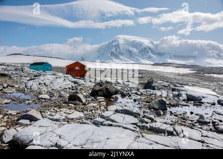 Damoy Point Huts, showing huge loss of ice cover on the beach , damoy ...