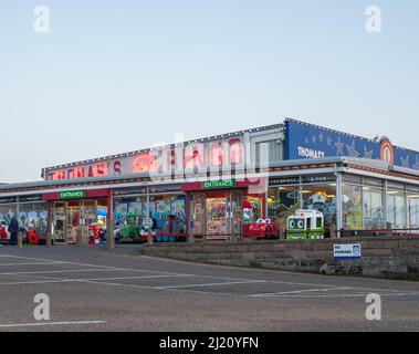 Thomas's bingo and amusement arcade at Hunstanton UK Stock Photo - Alamy