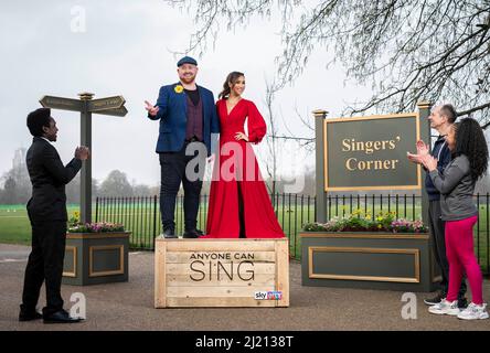 Opera singer Nicky Spence Stock Photo - Alamy
