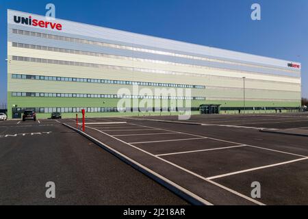 Uniserve Mega Distribution Centre building, Port of Felixstowe, Suffolk ...