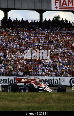 Andrea de Cesaris (ITA) Ligier JS25 Renault Stock Photo - Alamy