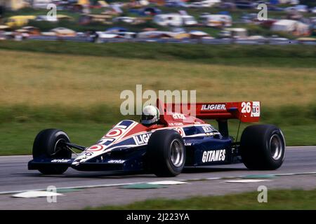 Andrea de Cesaris (ITA) Ligier JS25 Renault Stock Photo - Alamy