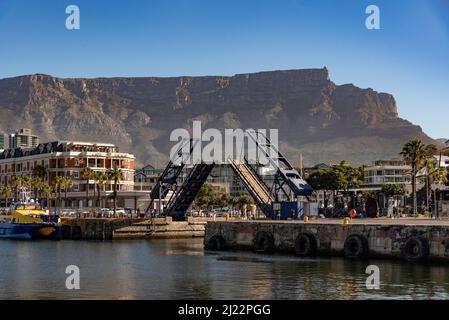 Lifting pedestrian bridge Cape Town Waterfront and Table Mountain South ...