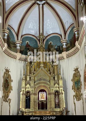 Saint Alfonso catholic church, Cuenca, Ecuador. Reredos Stock Photo - Alamy