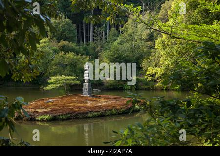 White Snake Pagoda of Kinkaku-ji, in the Rokuon-ji temple complex ...