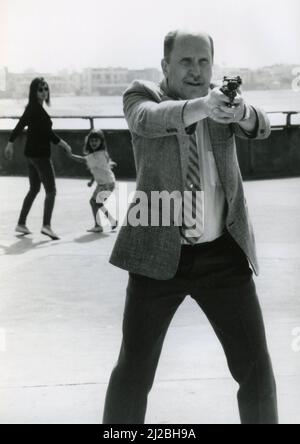 Robert Duvall Film: Falling Down (USA/UK/FR 1993) Characters: Detective ...