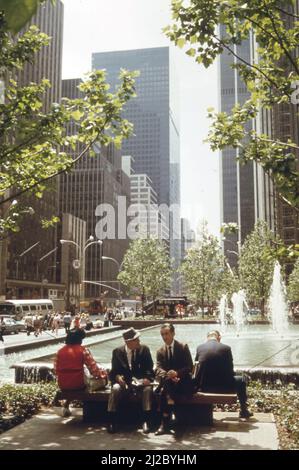 ROCKEFELLER CENTER--6TH AVENUE SIDE Stock Photo - Alamy