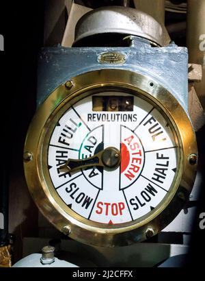 Engine room on British warship HMS Belfast Stock Photo - Alamy