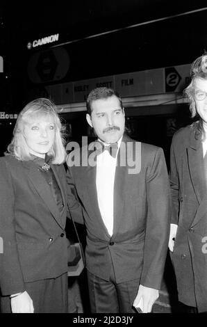 Freddie Mercury and girlfriend Mary Austin November 1985 Stock Photo ...