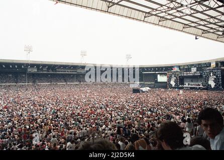 Crowds at the Live Aid Concert Wembley 1985 In the summer of 1985 Bob ...