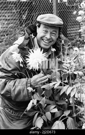 Actor Bill Treacher (Arthur Fowler) on the EastEnders set at Elstree ...