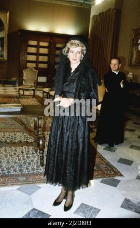 The Prince and Princess of Wales meet Pope John Paul II at the Vatican ...