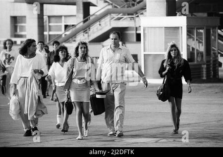 Mandy Smith with her mother Patsy Smith. 20th August 1986 Stock Photo ...