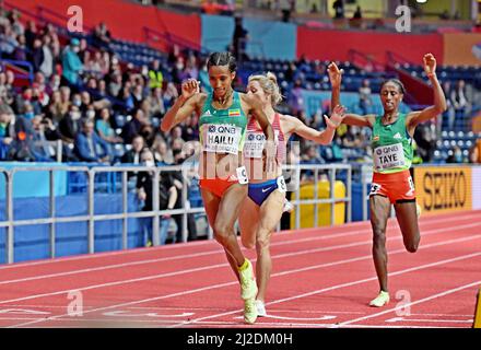 Elinor Purrier St. Pierre aka Elle Purrier St. Pierre leads the women's ...