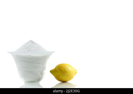 Baking soda with lemon - Text space Stock Photo - Alamy