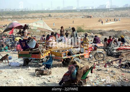 Large numbers of professional baggers arrived Karachi are settling on ...